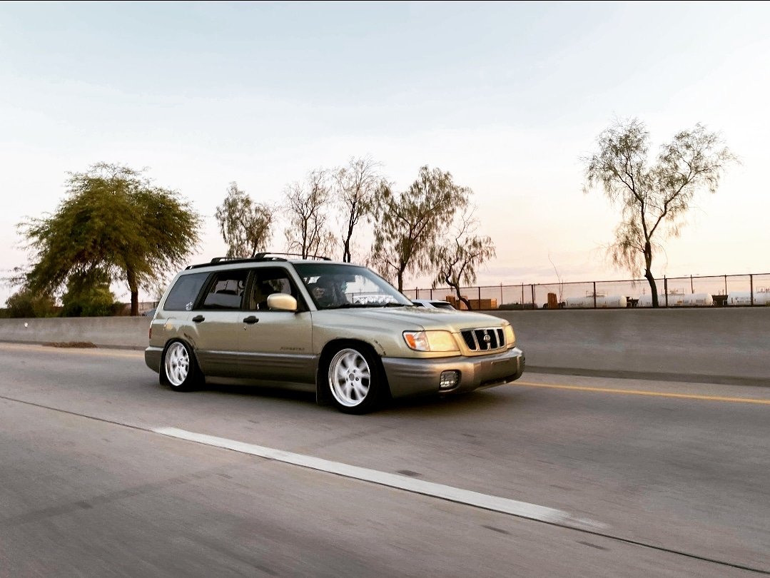 Slammed Forester 2001