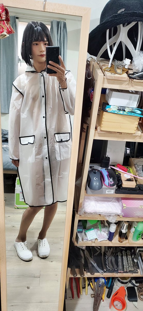 遲遲沒拿來拍EP的全裸雨衣。 Mio_Hana🪅 @fsmuggler5