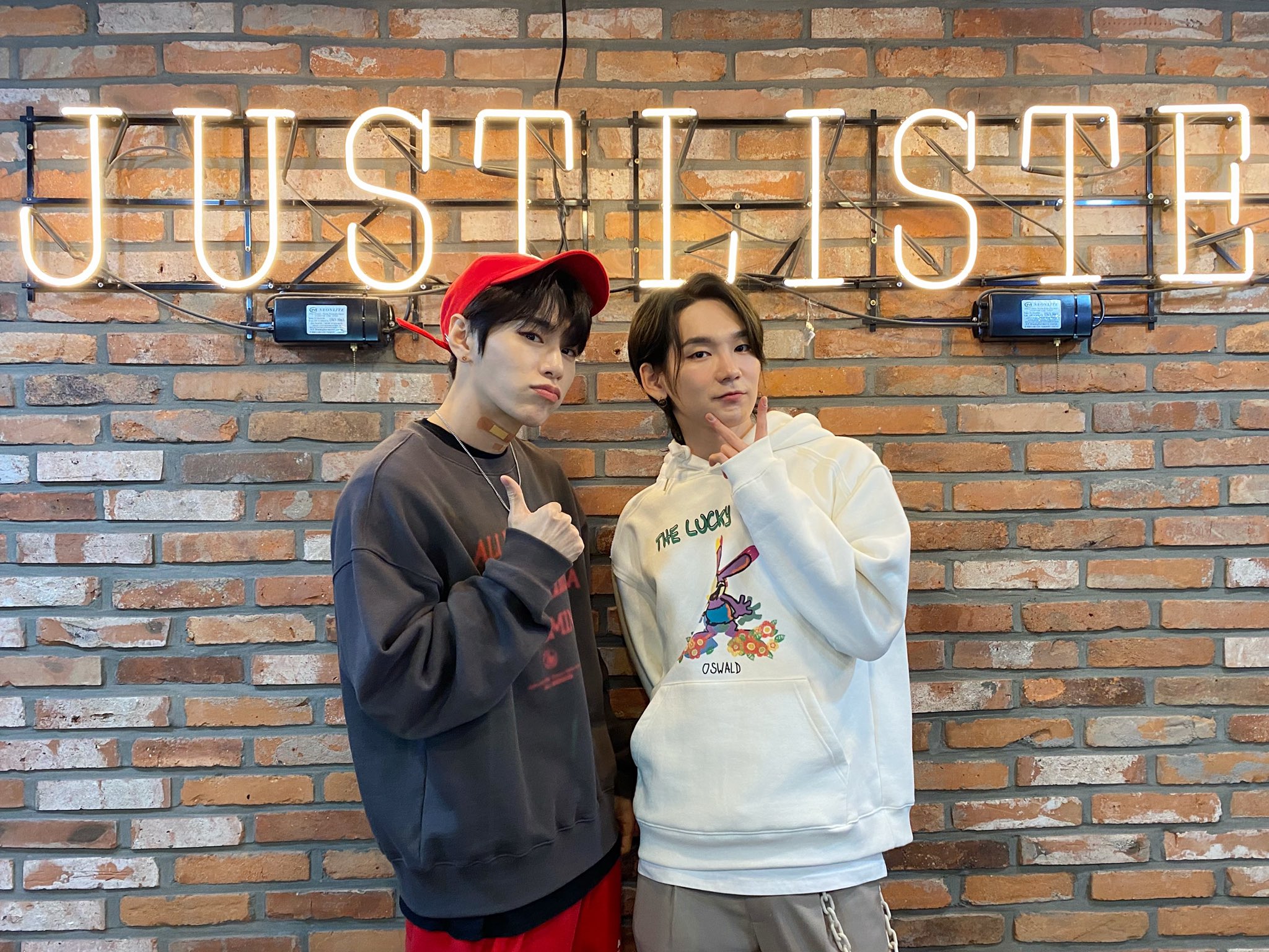 NaturallyMusic on Twitter: "JBJ95 2021 SEASON'S GREETING 'Perfect spot' VIDEO CALL EVENT # ...