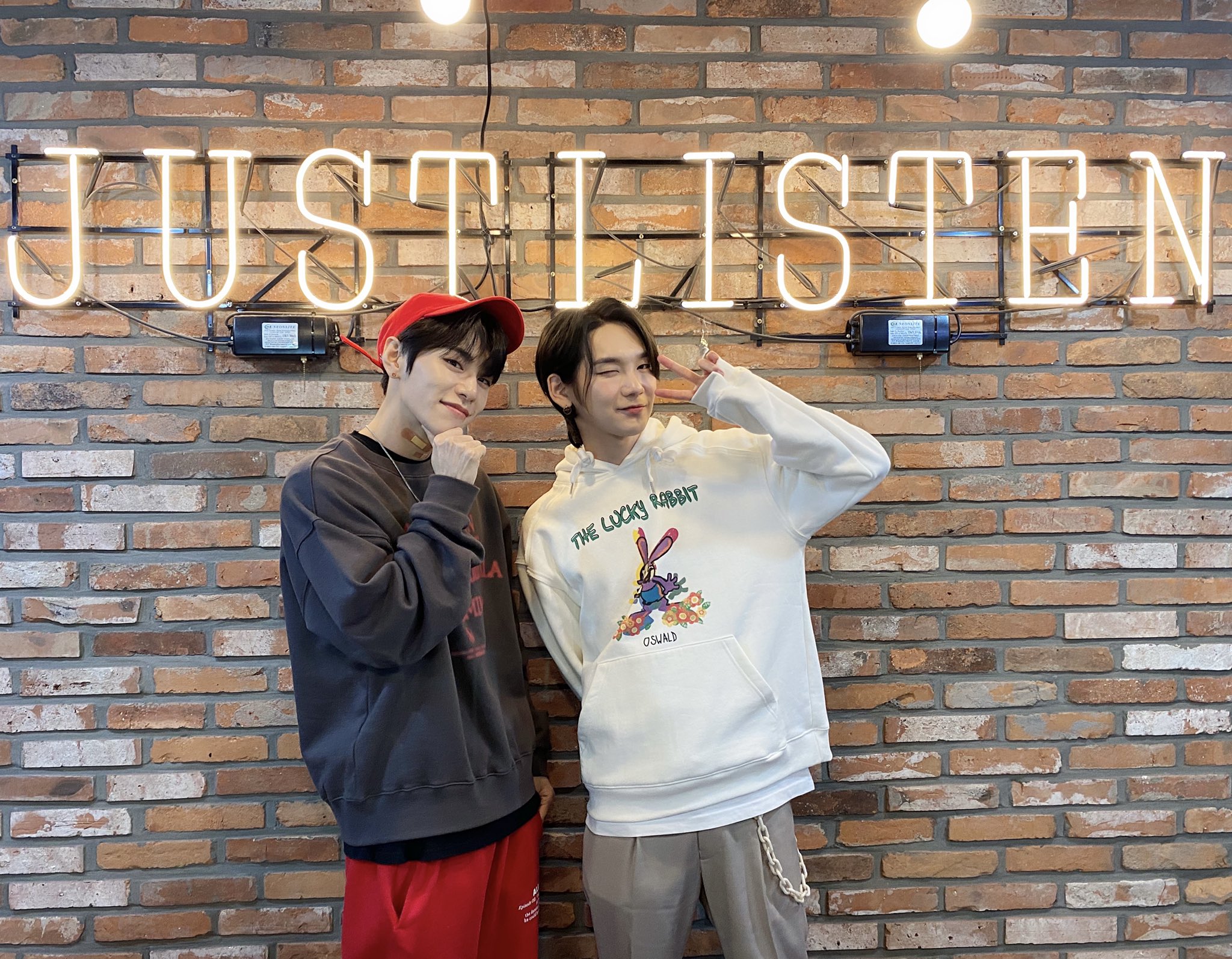 NaturallyMusic on Twitter: "JBJ95 2021 SEASON'S GREETING 'Perfect spot' VIDEO CALL EVENT # ...