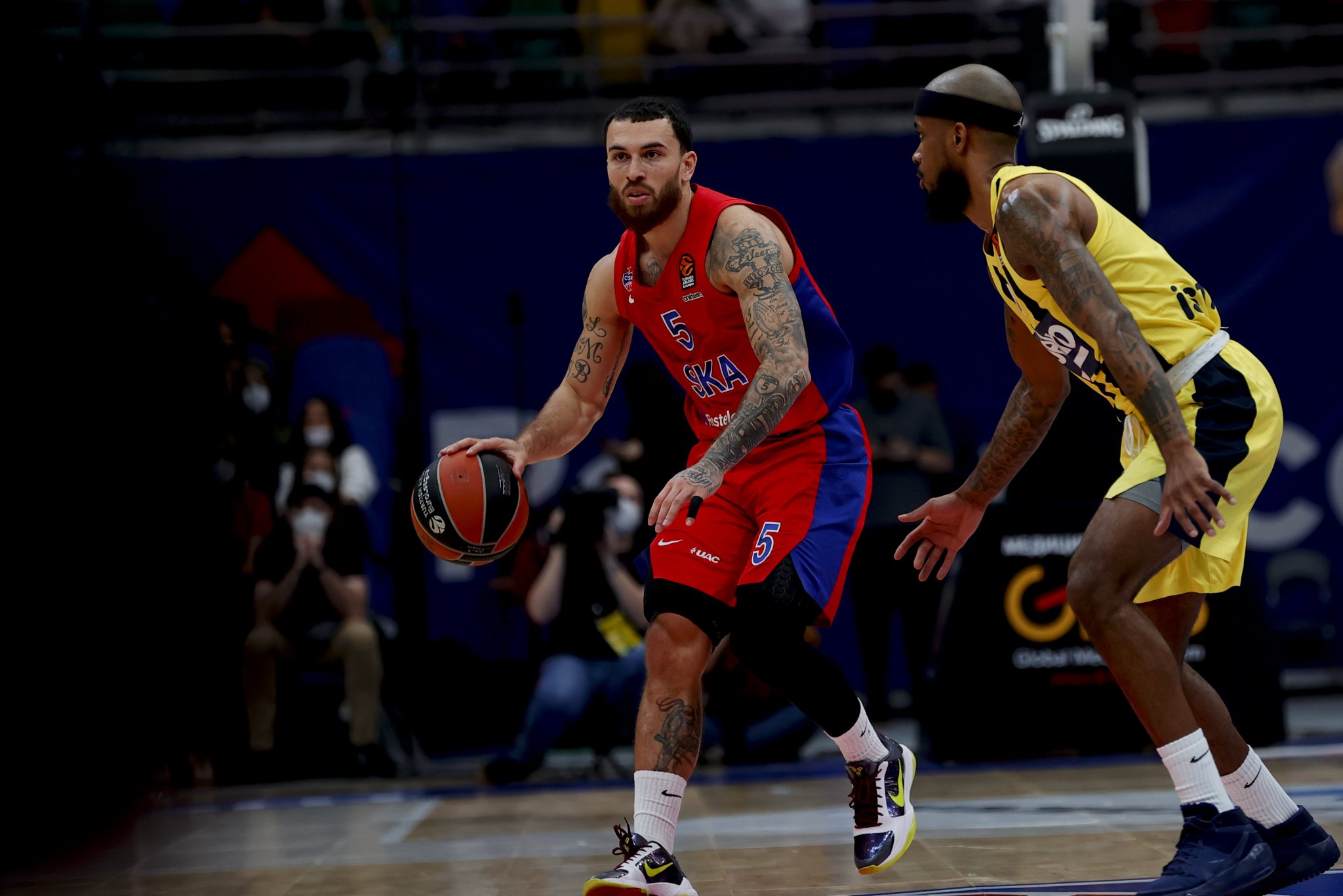 Do Deka on Twitter: "Moskova'dan ayrılarak ülkesi ABD'ye dönen Mike James, sezonun geri ...