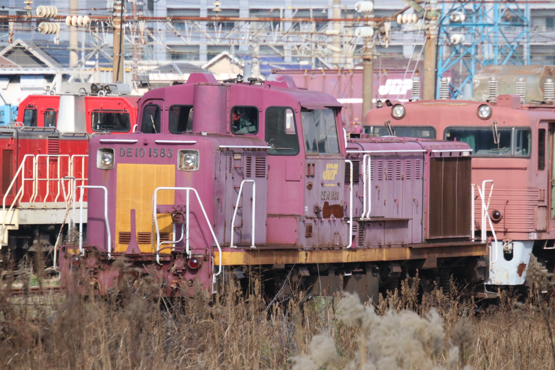 上野東京ライン 高槻行き on Twitter: "DE10 1583 まだ辛うじて形態を留めておりました😺 https://t.co/sJlgJWwCq1" / Twitter