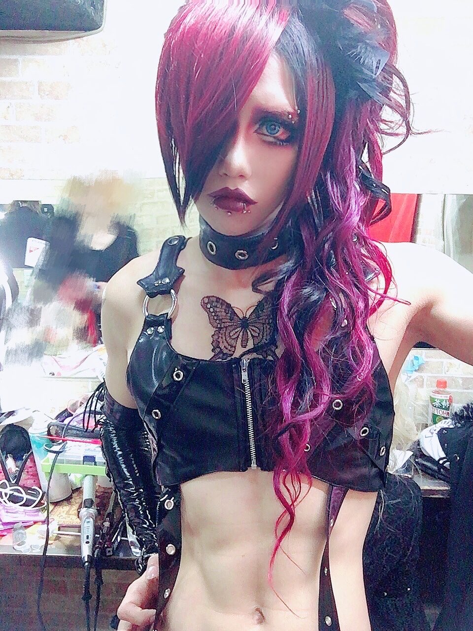 DazzlingBAD 綾葉-AYAHA- on Twitter: "来月は2/10と2/23にライブだからね？ 逢いに来てくれるよね。。？🖤👄 https://t.co/Yo25O0rLSV ...