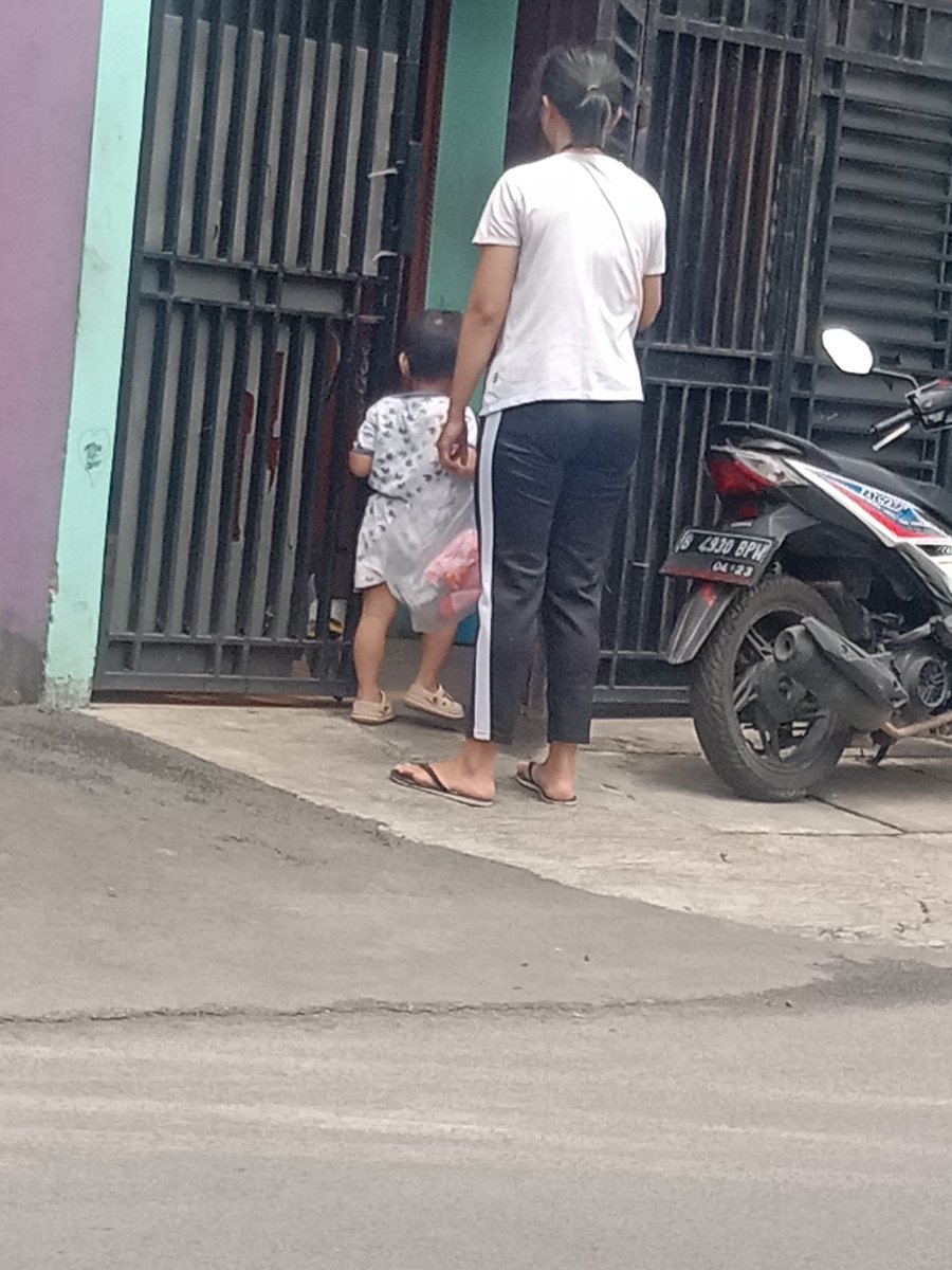 Penakluk STW on Twitter: "Si bohay pantat mengkel…