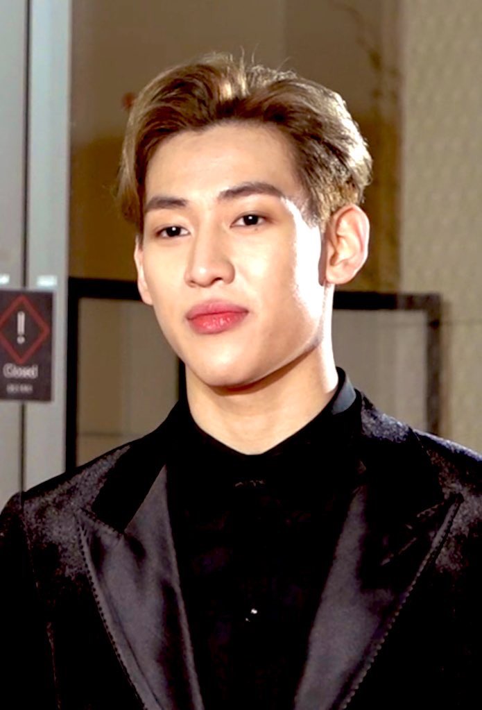 TrueID on Twitter: "ทั้งหล่อทั้งเก่ง! แบมแบม GOT7 ทำหน้าที่ MC งาน Blue Dragon Film Awards ครั้ง ...