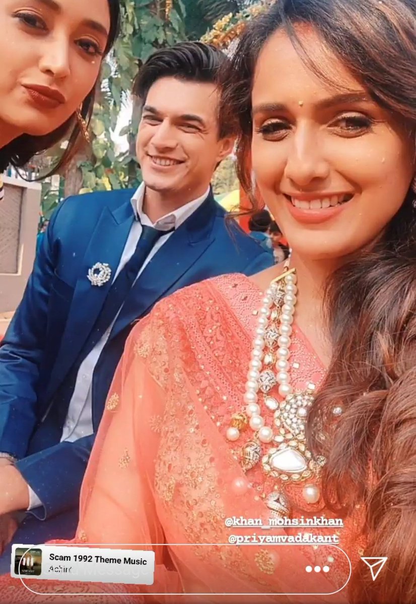 Niyati Joshi Wallpapers