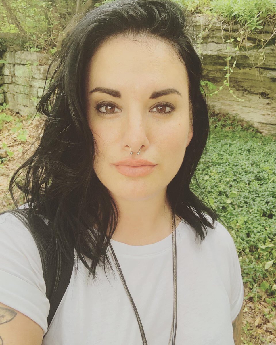 Cara Osborne's Instagram, Twitter & Facebook on IDCrawl