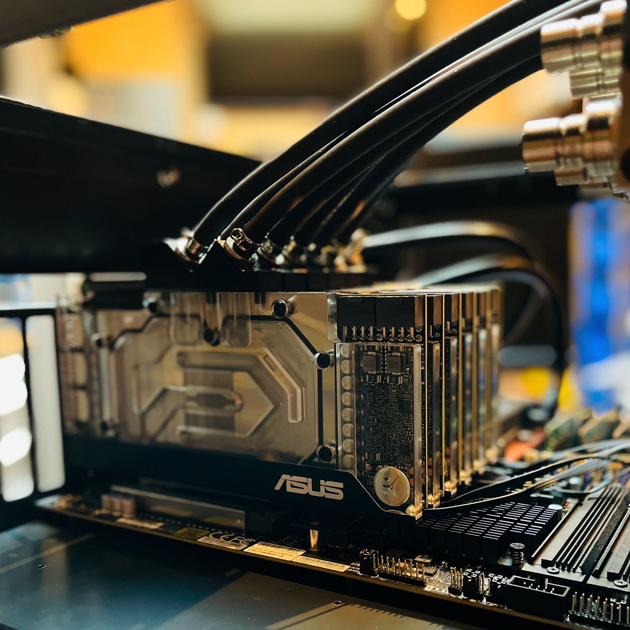 renderboxes on Twitter: "Time to get the 6 way RTX3090 quick release loop installed in our ...