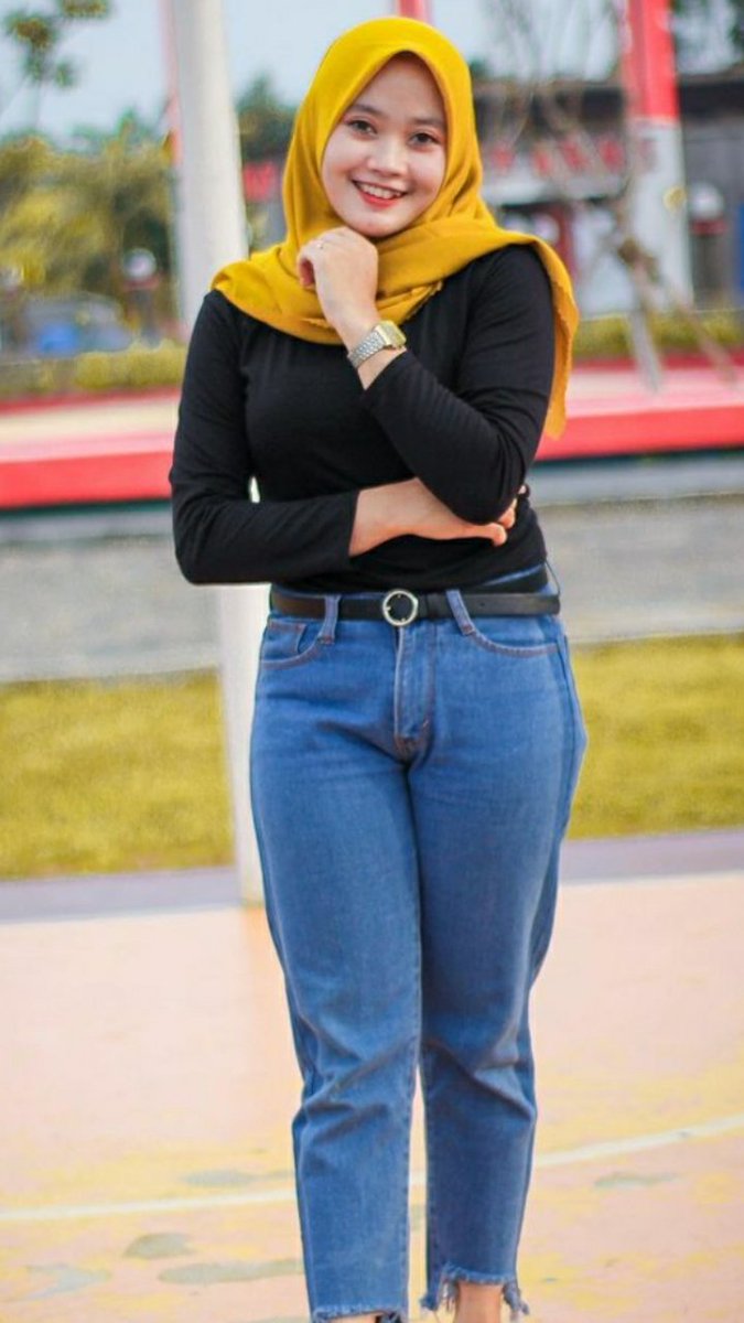 Jilbab Jeans Ketat