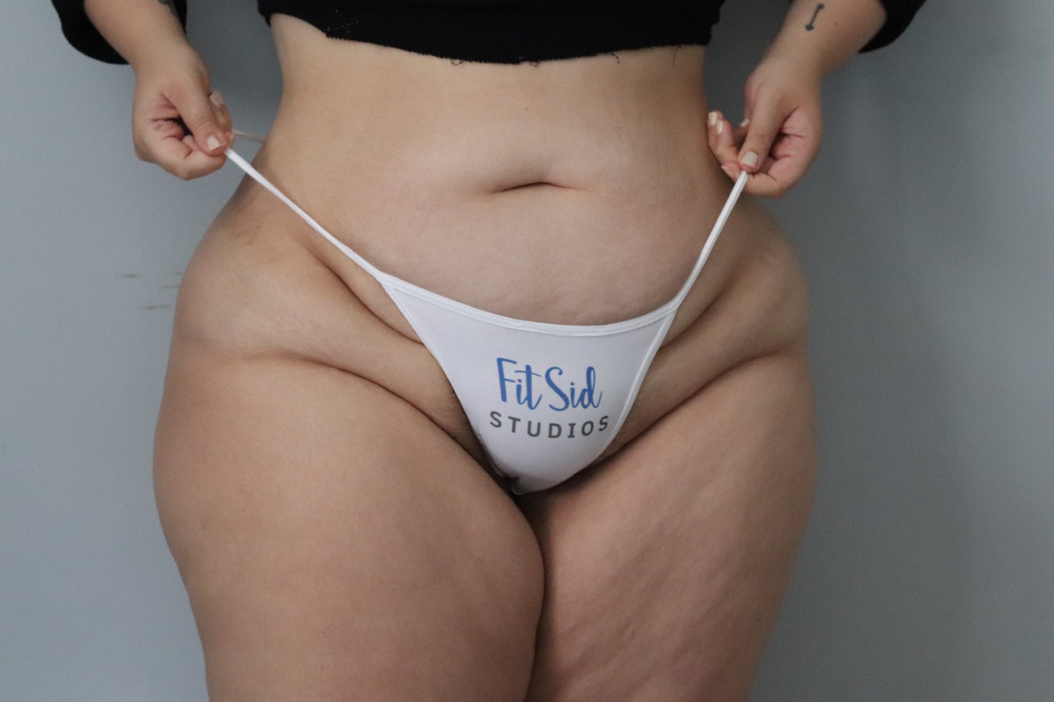 SWEEETV || $3 0F!!! on Twitter: "How’s this @FitSidStudios thong look on me? 😉💙🤍🖤 https://t.co ...