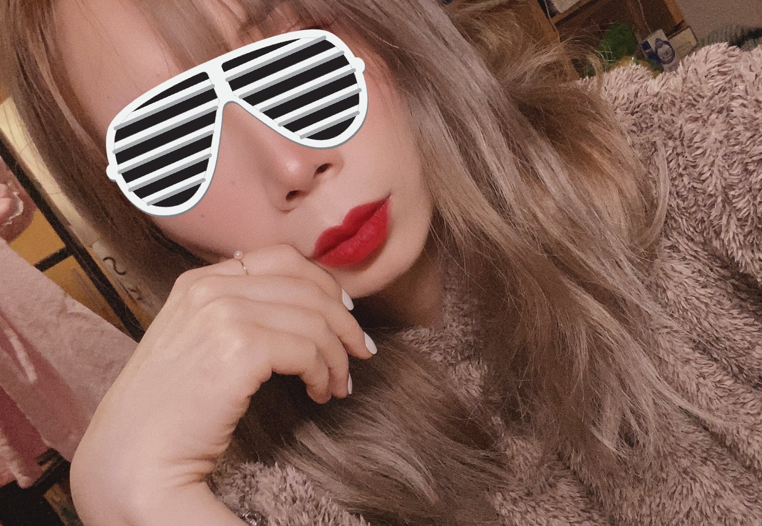 绿帽社区 On Twitter 网友投稿: 匿名投稿27岁上海巨乳反差婊,白天高冷,背地里喜欢各种自拍被拍,会回来看,多点赞评论转发会继续发图