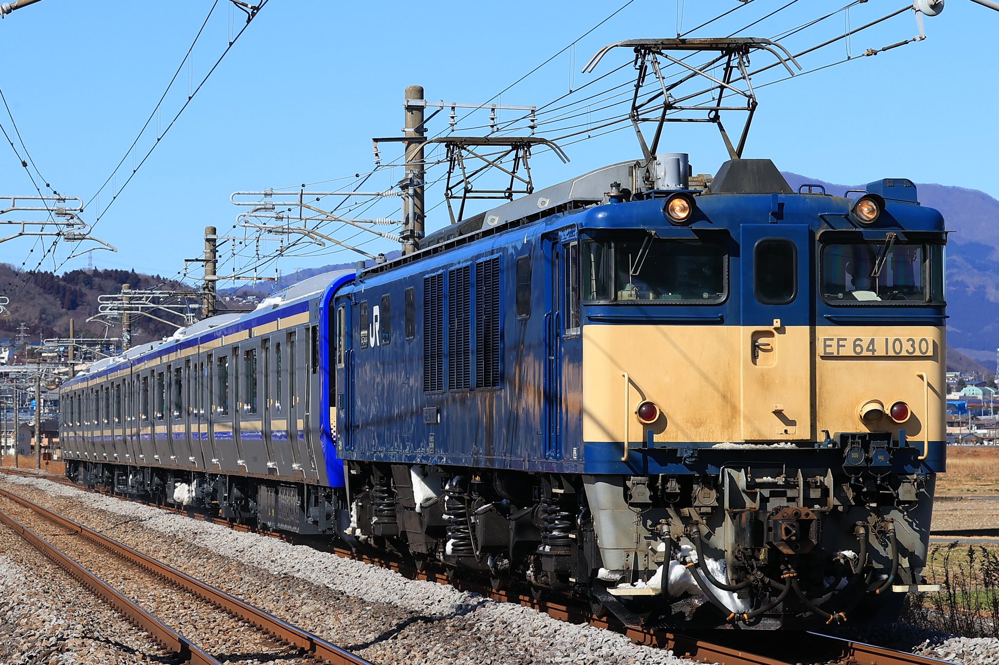 かなりあさん家のレールガンくん on Twitter: "2/5 配9728 EF64-1030+E235系J7編成 ①渋川〜八木原 ②行田〜吹上 https://t.co ...