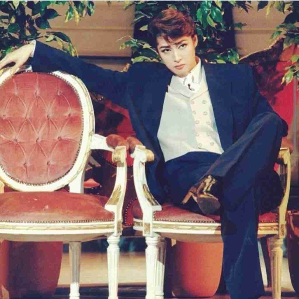 世の女性を虜に!？宝塚時代の天海祐希が美青年すぎる! | 話題の画像プラス