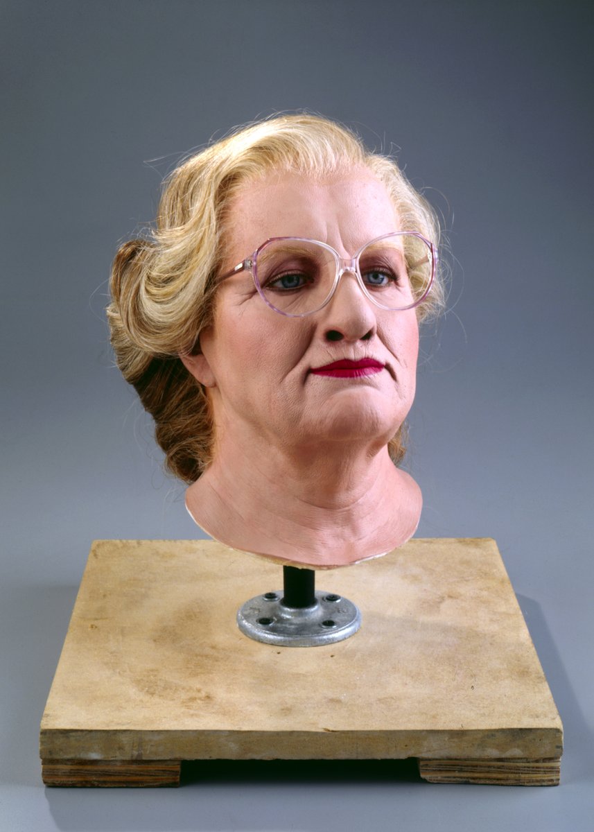 Robin Williams Mrs Doubtfire Makeover