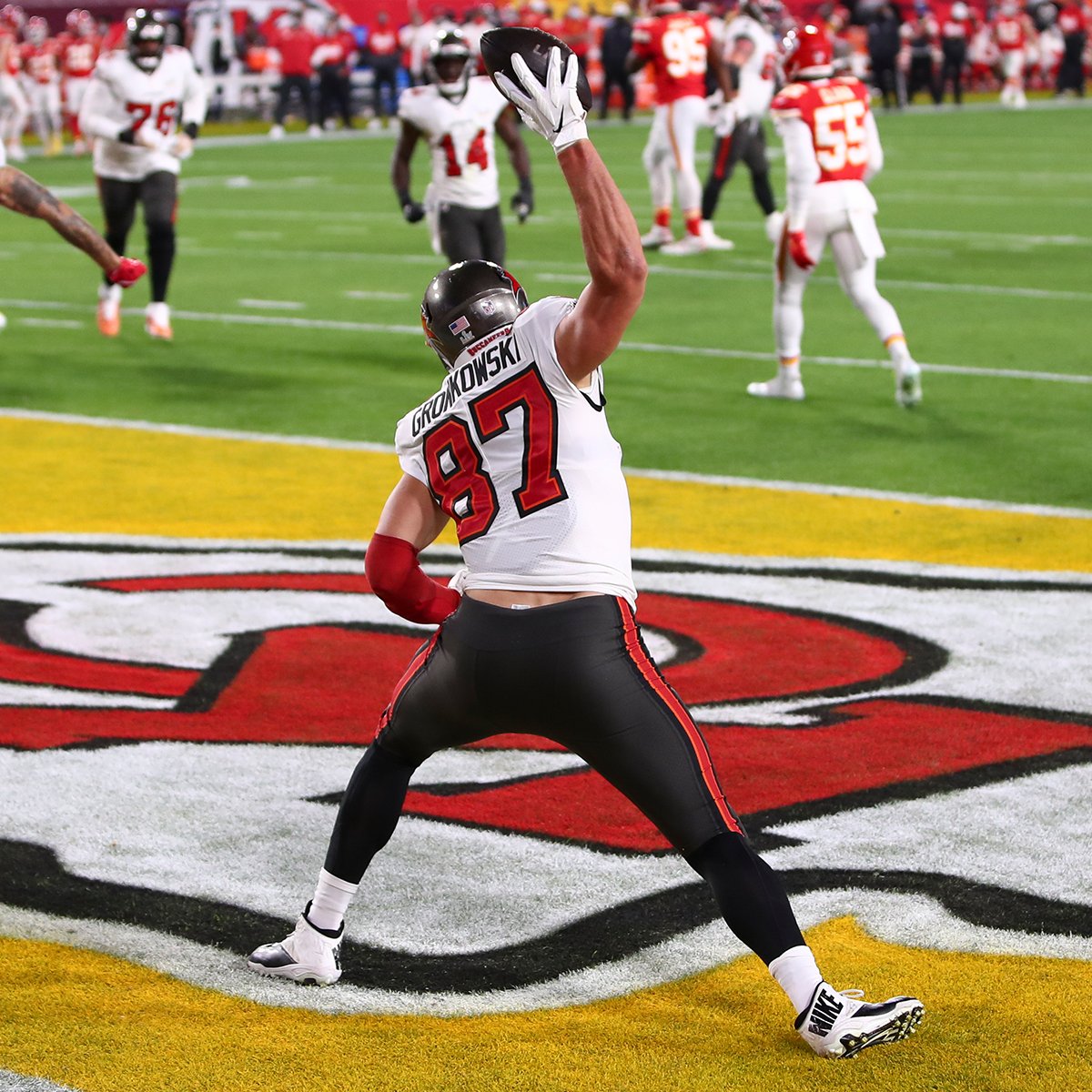Rob Gronkowski Spike