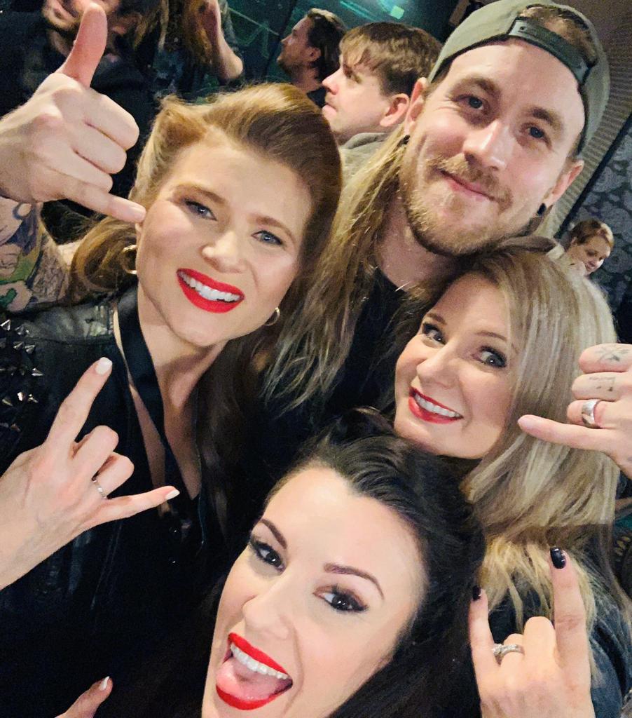 Alexandra Hans's Instagram, Twitter & Facebook on IDCrawl