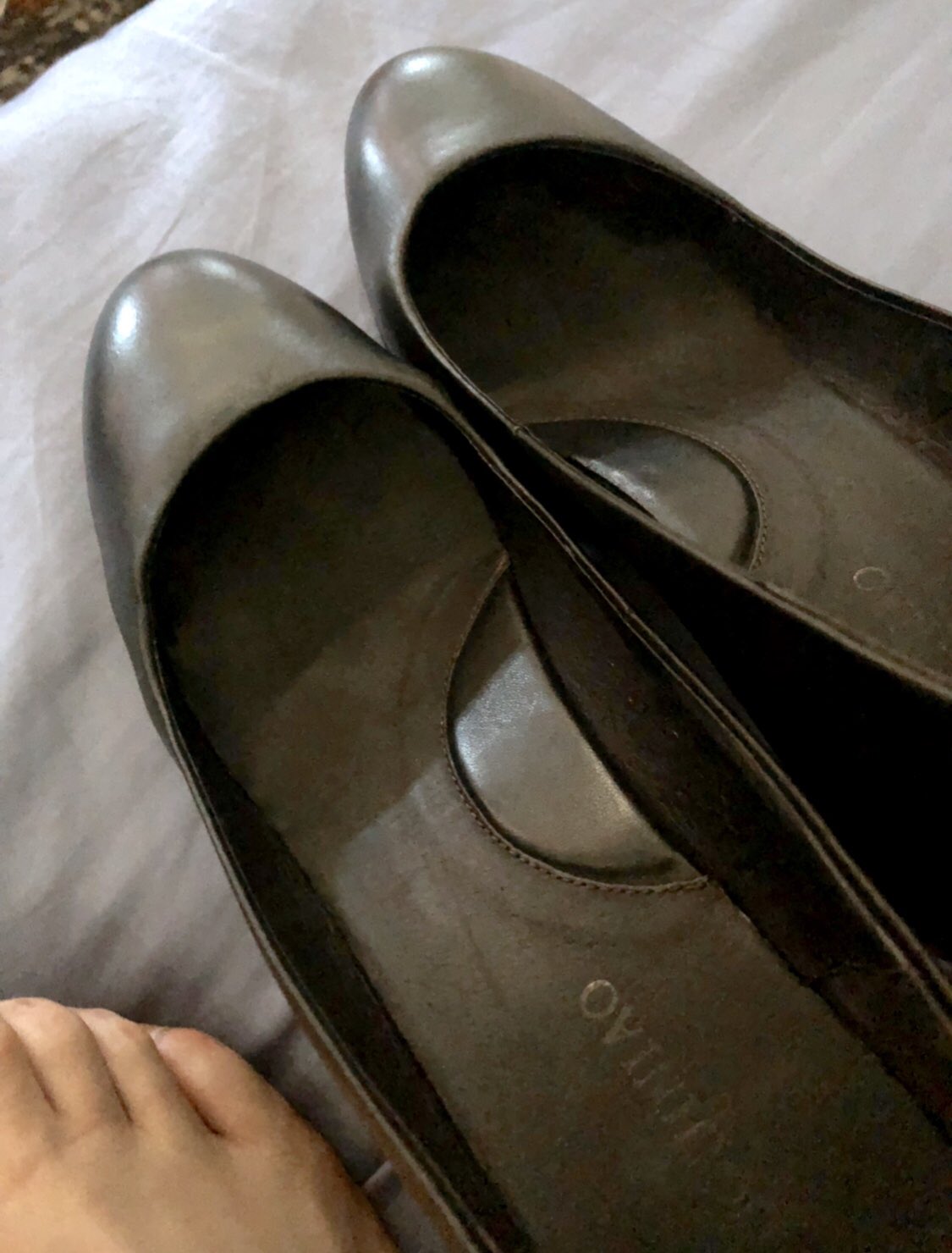 👠jiojio On Twitter 超喜欢厦航的秀气小皮跟 好可爱😋 因为小一码 每次把脚都挤的到处都是伤痕 高跟鞋 脚 打胶 9128