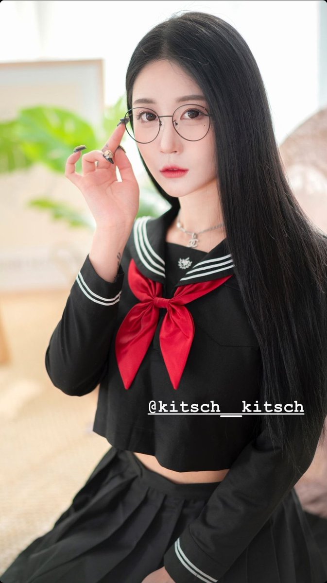 210222 | INSTASTORY update @bomistry « kitsch__kitsch » #GIRLCRUSH # ...