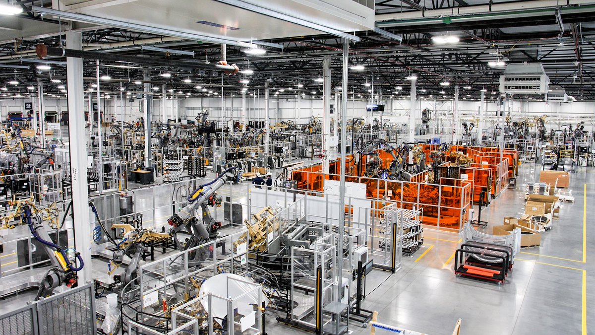 We got a first look inside Lucid Motors' new EV factory in Arizona ...