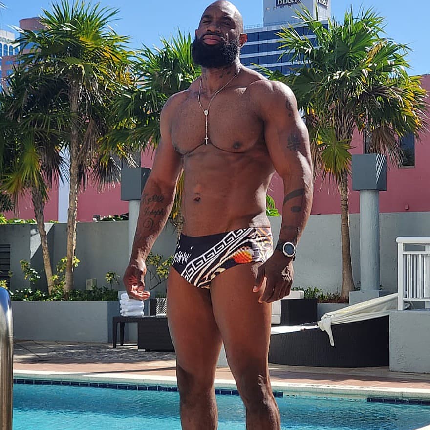 BeardMan (42k) on Twitter: "Show daddy some love