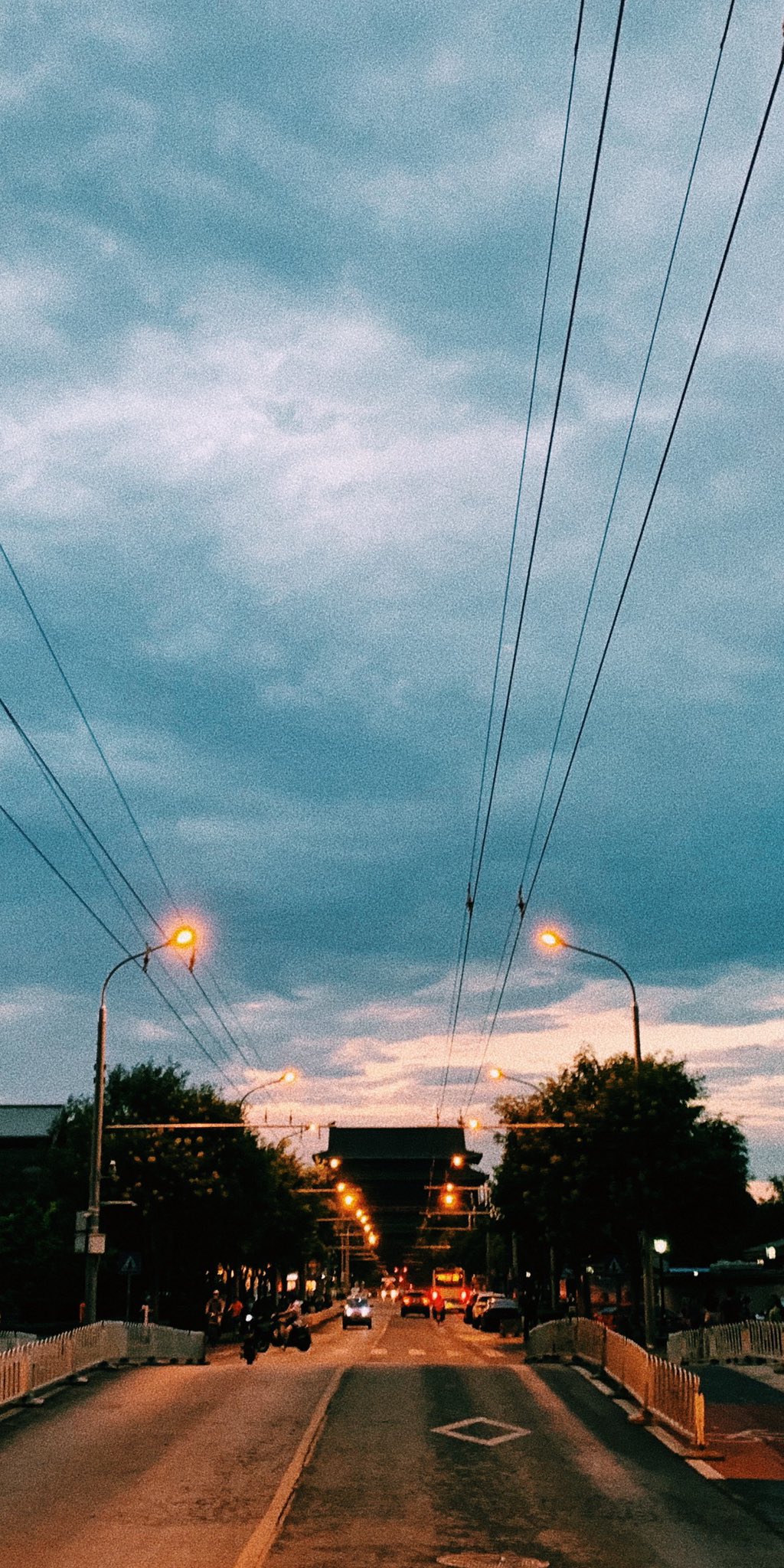 把玩🍑 on Twitter: "去年夏天，下班路上随手拍 https://t.co/Yb7S2kG1Bp" / Twitter