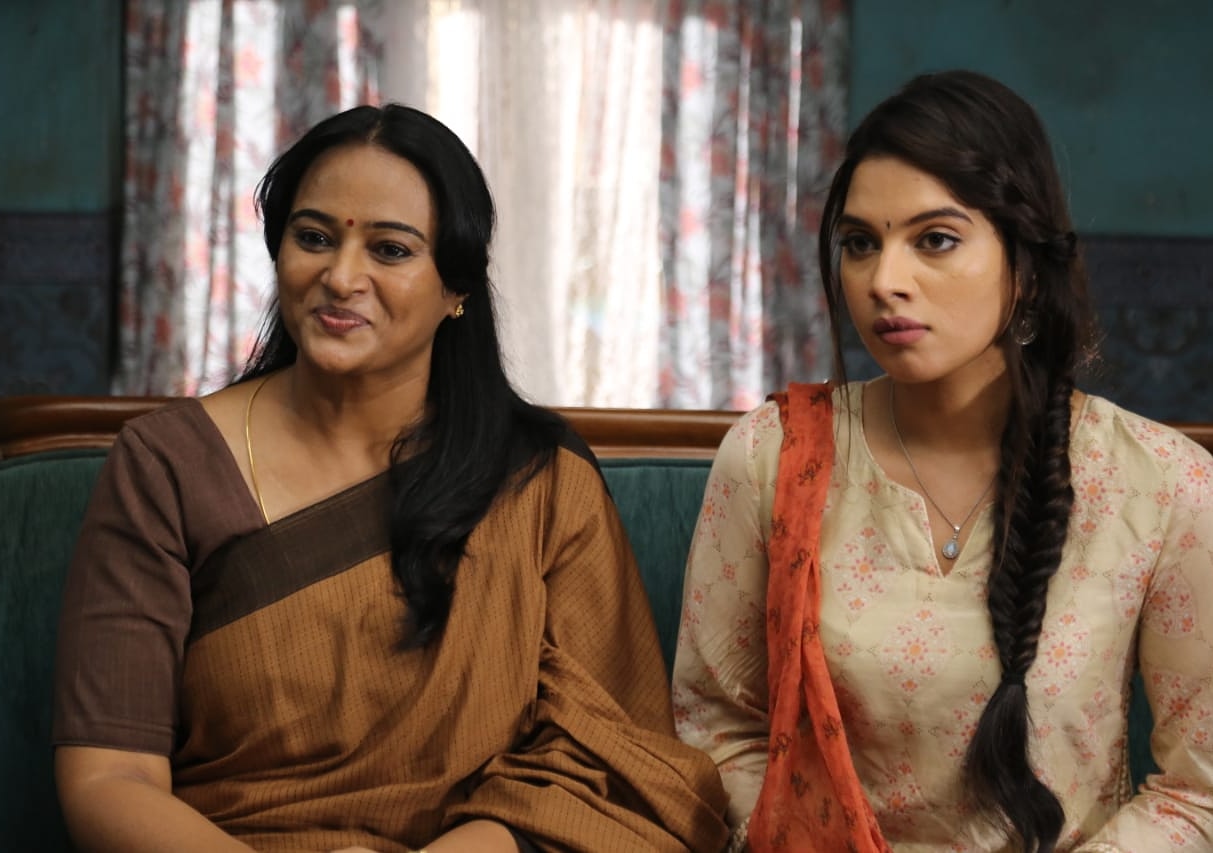 Anupama Kumar Actress