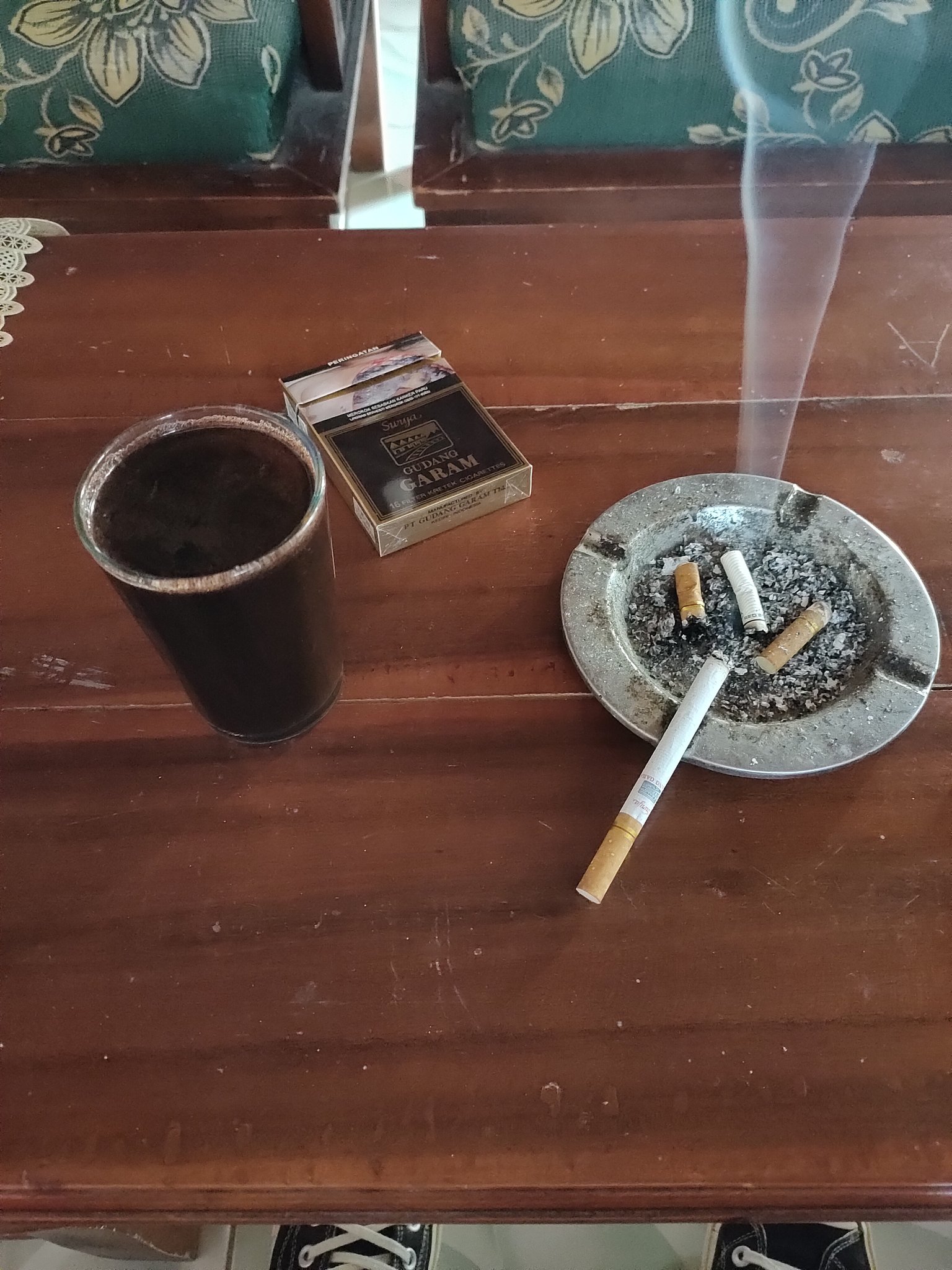 27 Kata Kata Kopi Rokok Surya - Chika Ciku