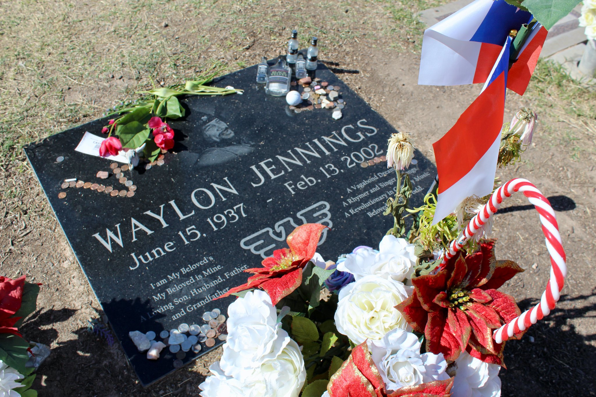 Waylon Jennings Grave