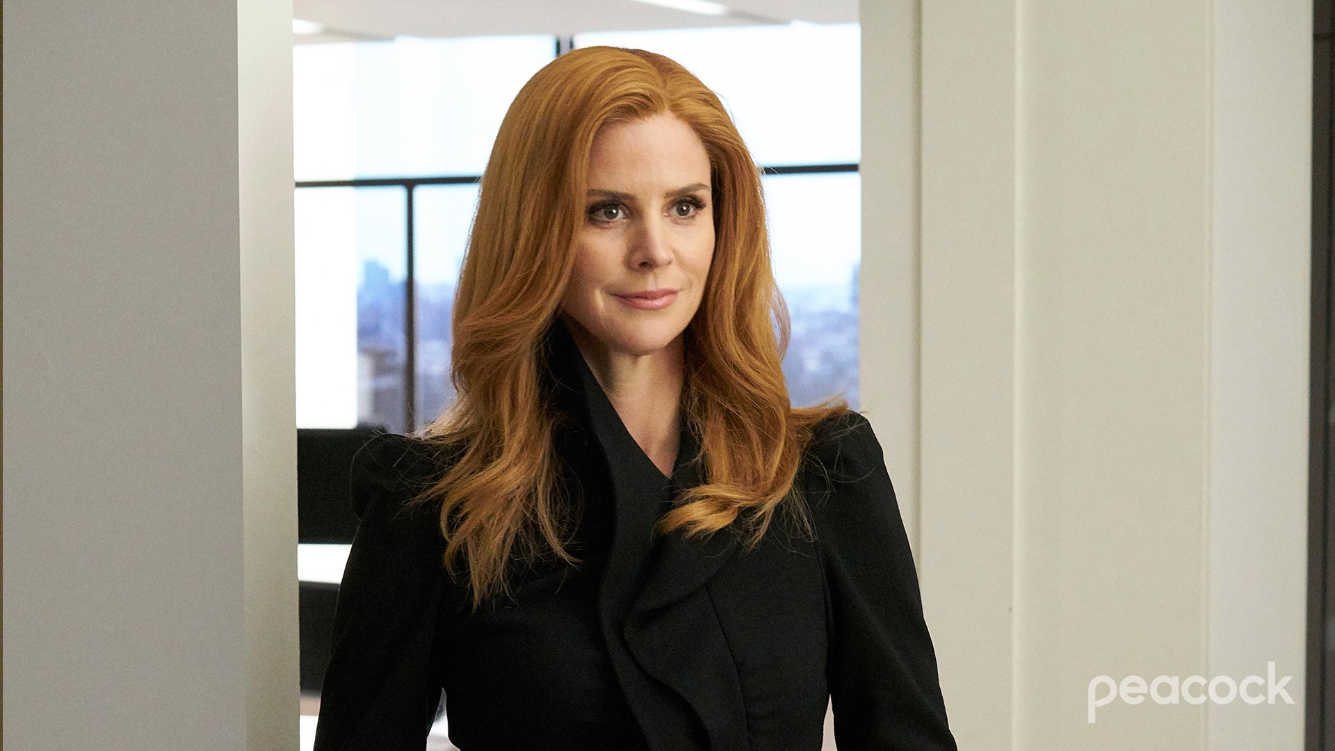 Donna Suits Wallpaper