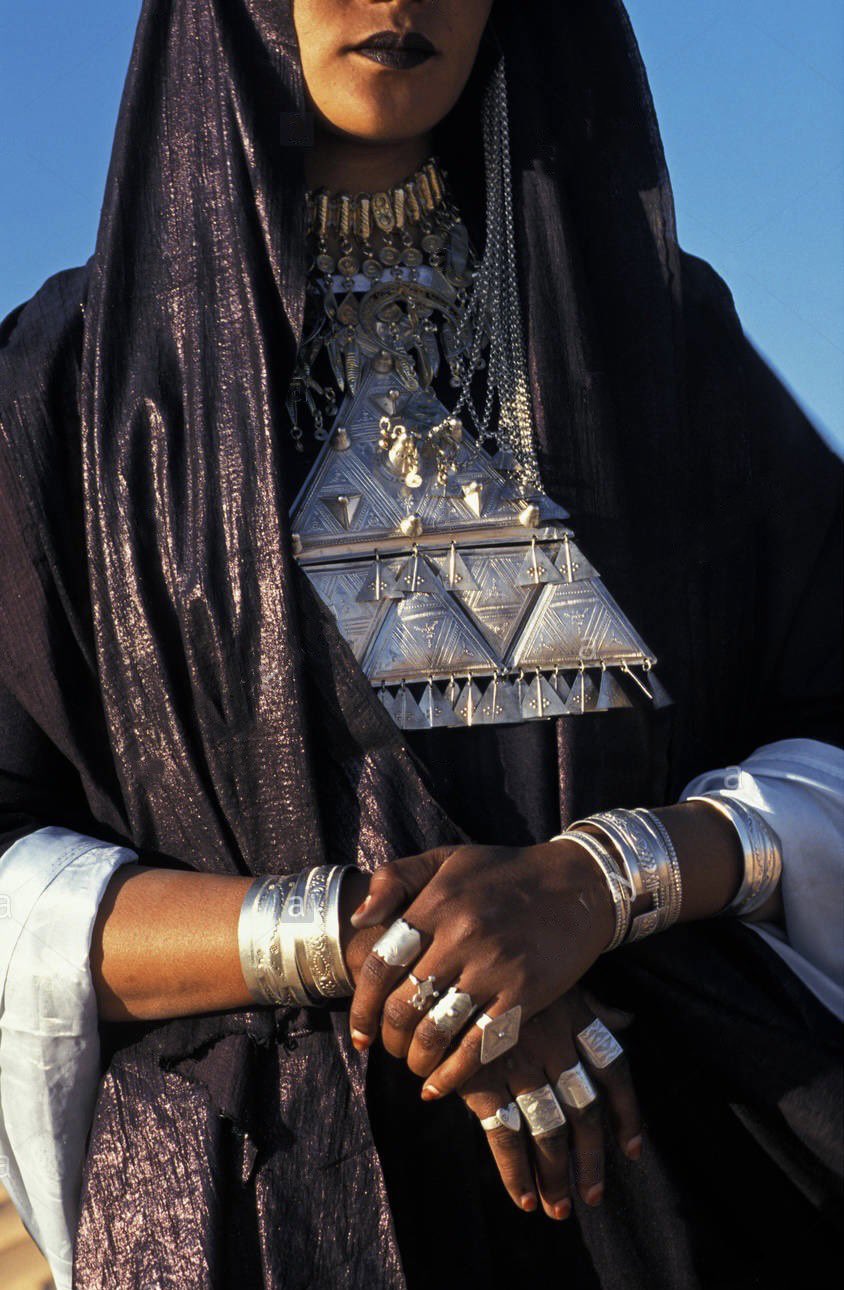 Numidian Algeria on Twitter: "traditional attire of Tuareg women from Djanet. https://t.co ...