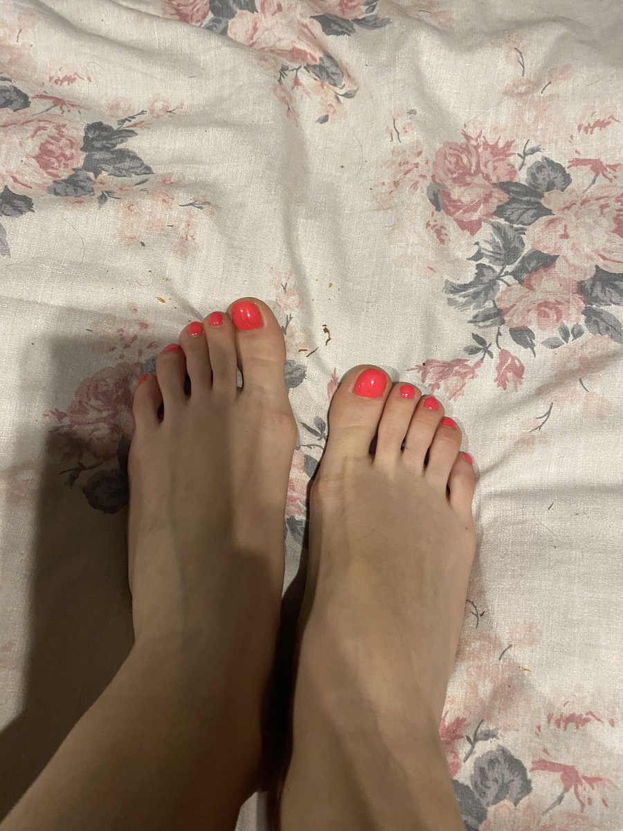 RT Findom 54k on Twitter: "RT @DOMINALOL: Mis pies necesitan muchos cuidados que tú vas a pagar ...
