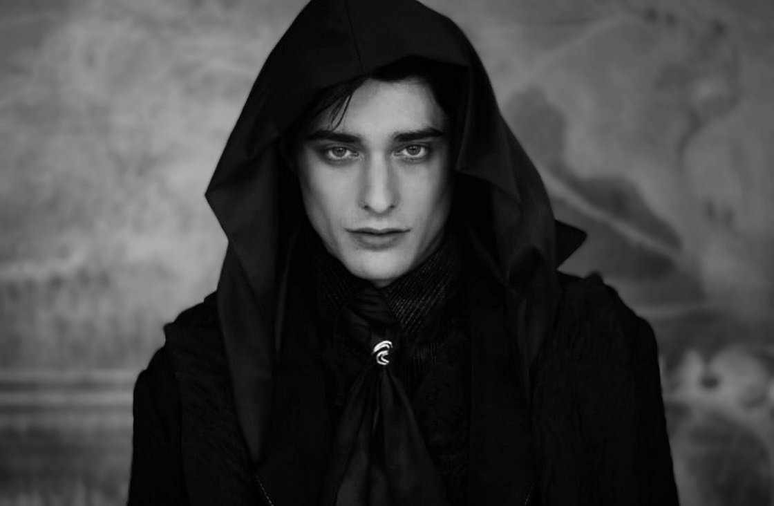 Tom Riddle Hand Some