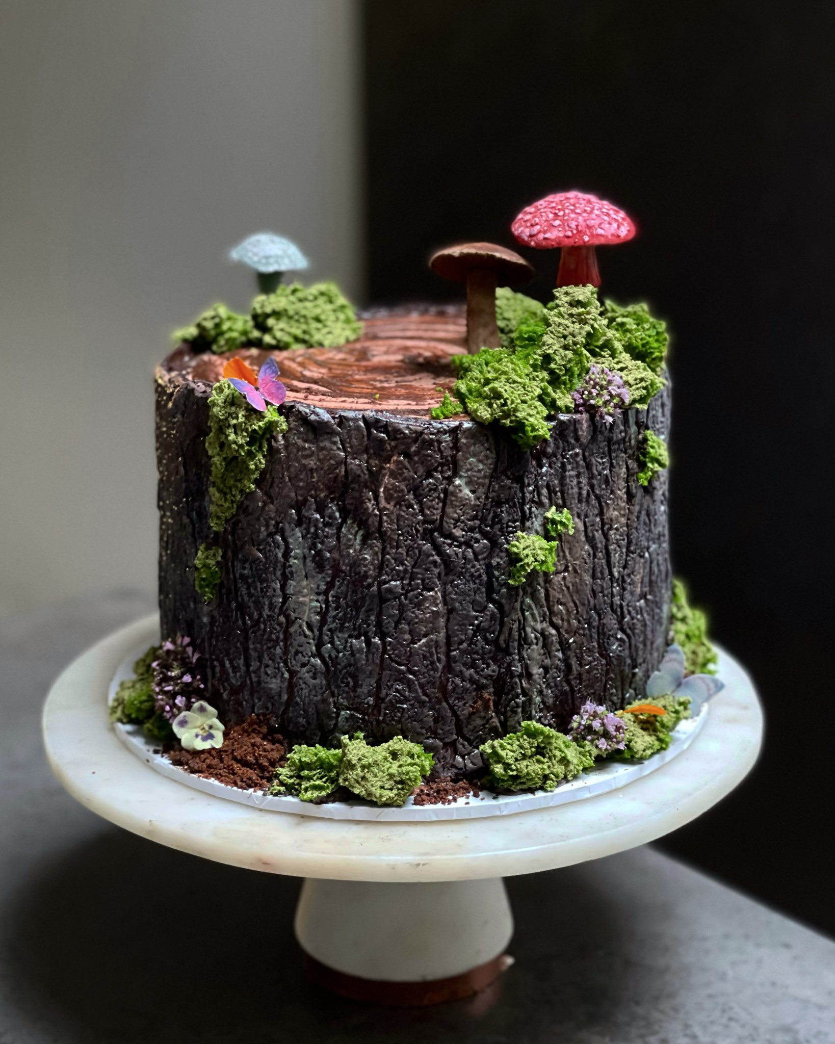 Realistic Tree Trunk Wedding Cake Realistic Wood Effect Cake With