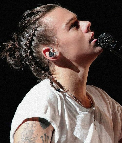 Harry Styles Side Profile