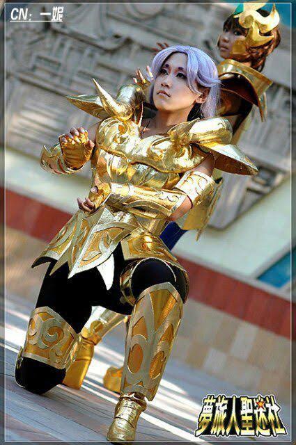 Mu De Aries Cosplay