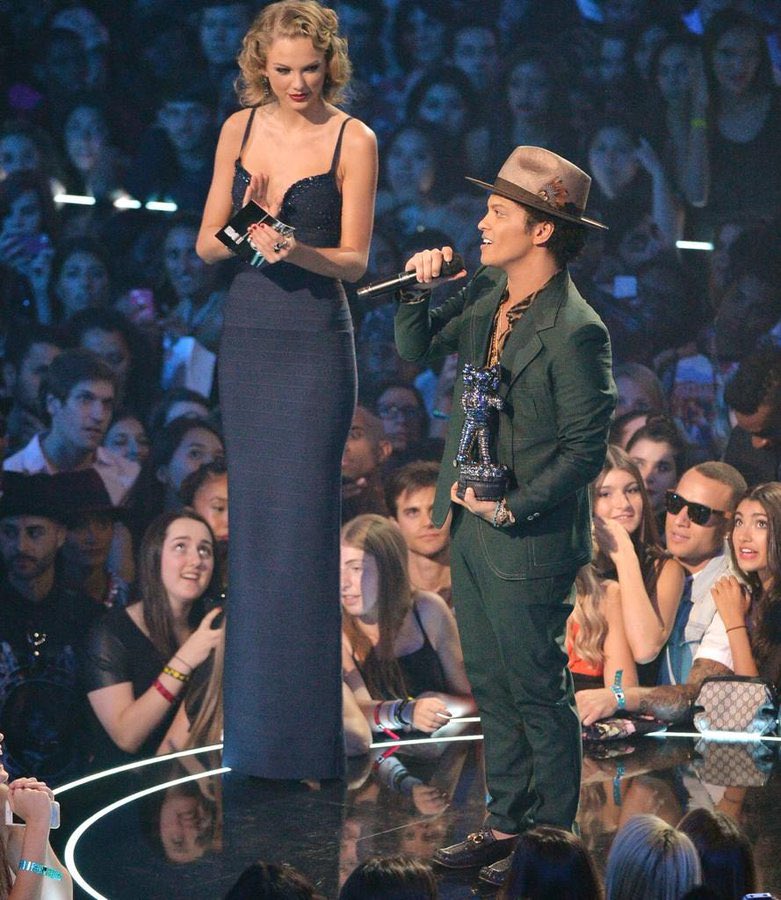 Exploring The Height Difference Between Bruno Mars And Taylor Swift