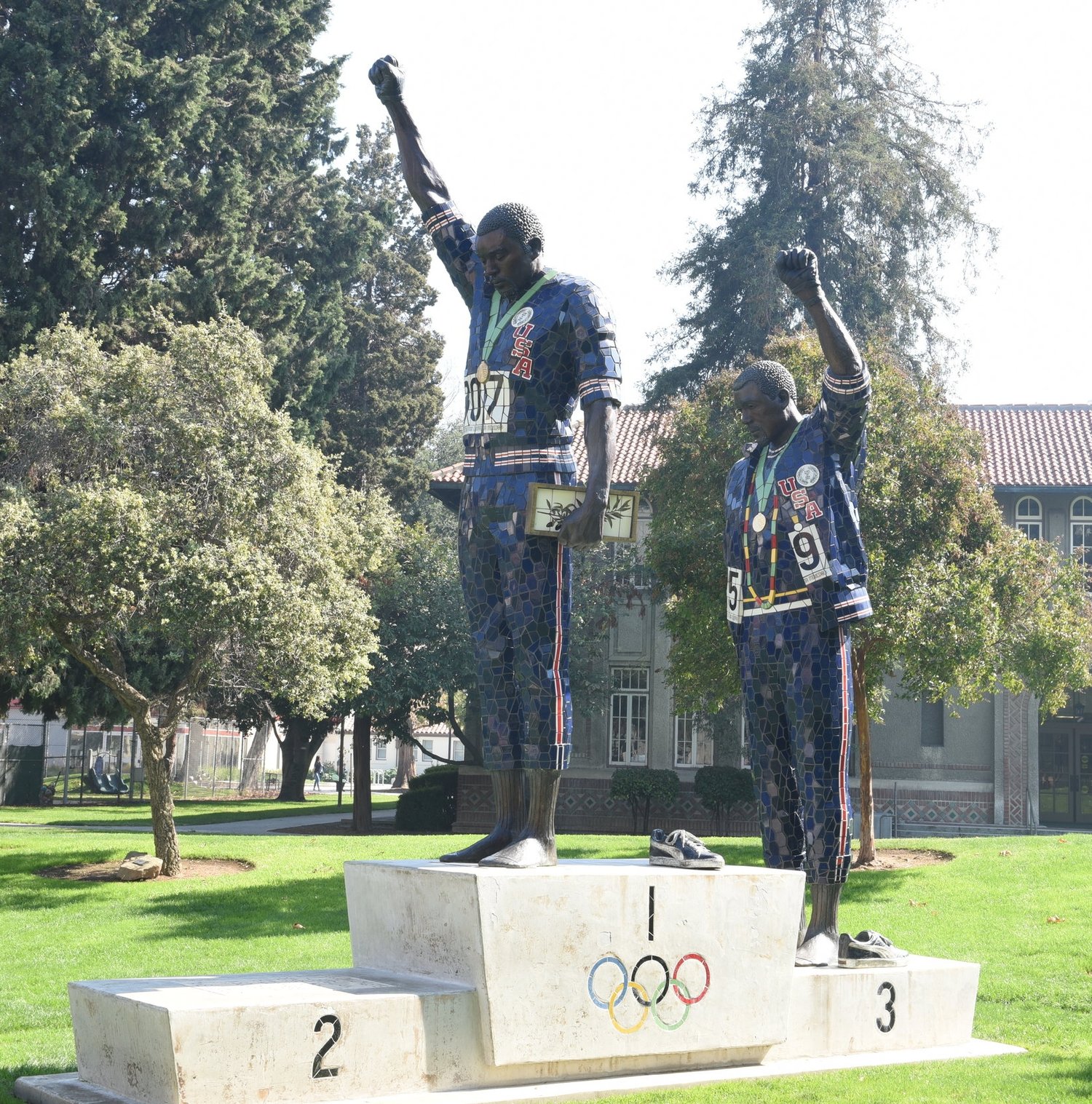 Tommie Smith Statue