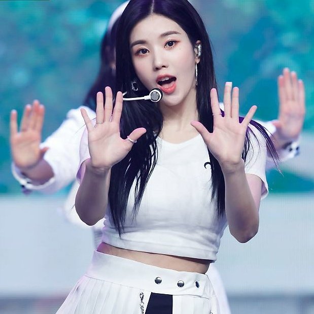 for eunbi. on Twitter: "just noticed the band-aid on eunbi's middle finger... hope it's nothing ...