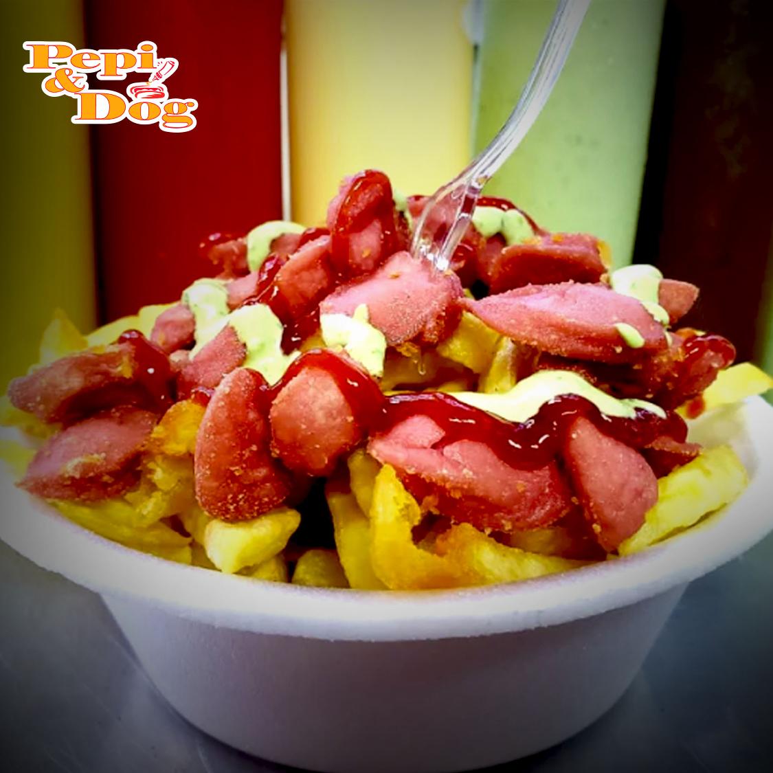 Salchipapa Ecuatoriana