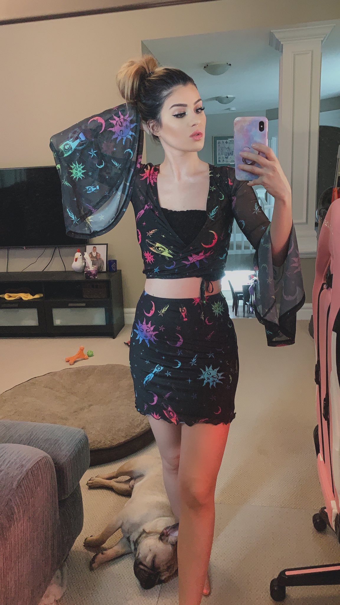 ARUUU 🦕☄️ on Twitter: "Show your range but in outfits ☠️🤪🩸🍌 https://t.co/oj8Wv4wdzu" / Twitter