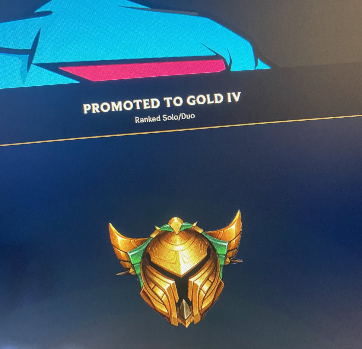 I need some people to play League of Legends with. I always play alone ...