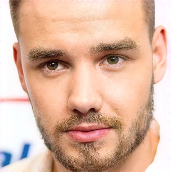 Liam Payne Eyes