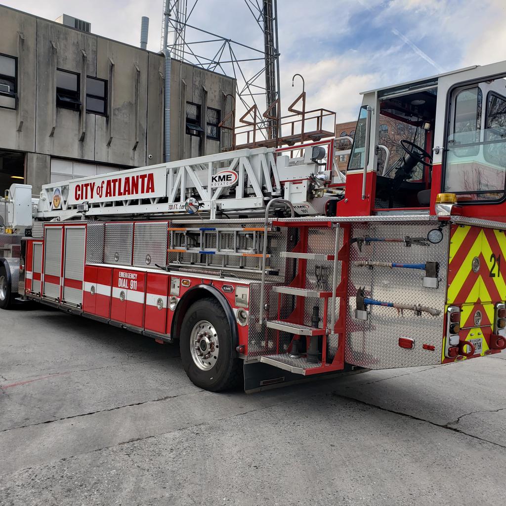 Atlanta Fire Ladder Truck Shot Of City Of Atlanta Fire Rescue Truck 41