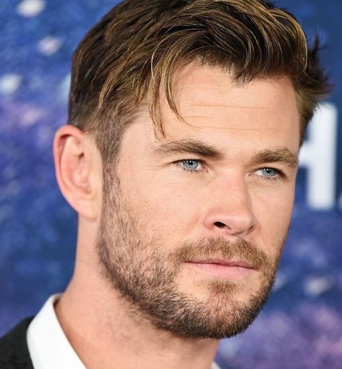Chris Hemsworth Eye Color