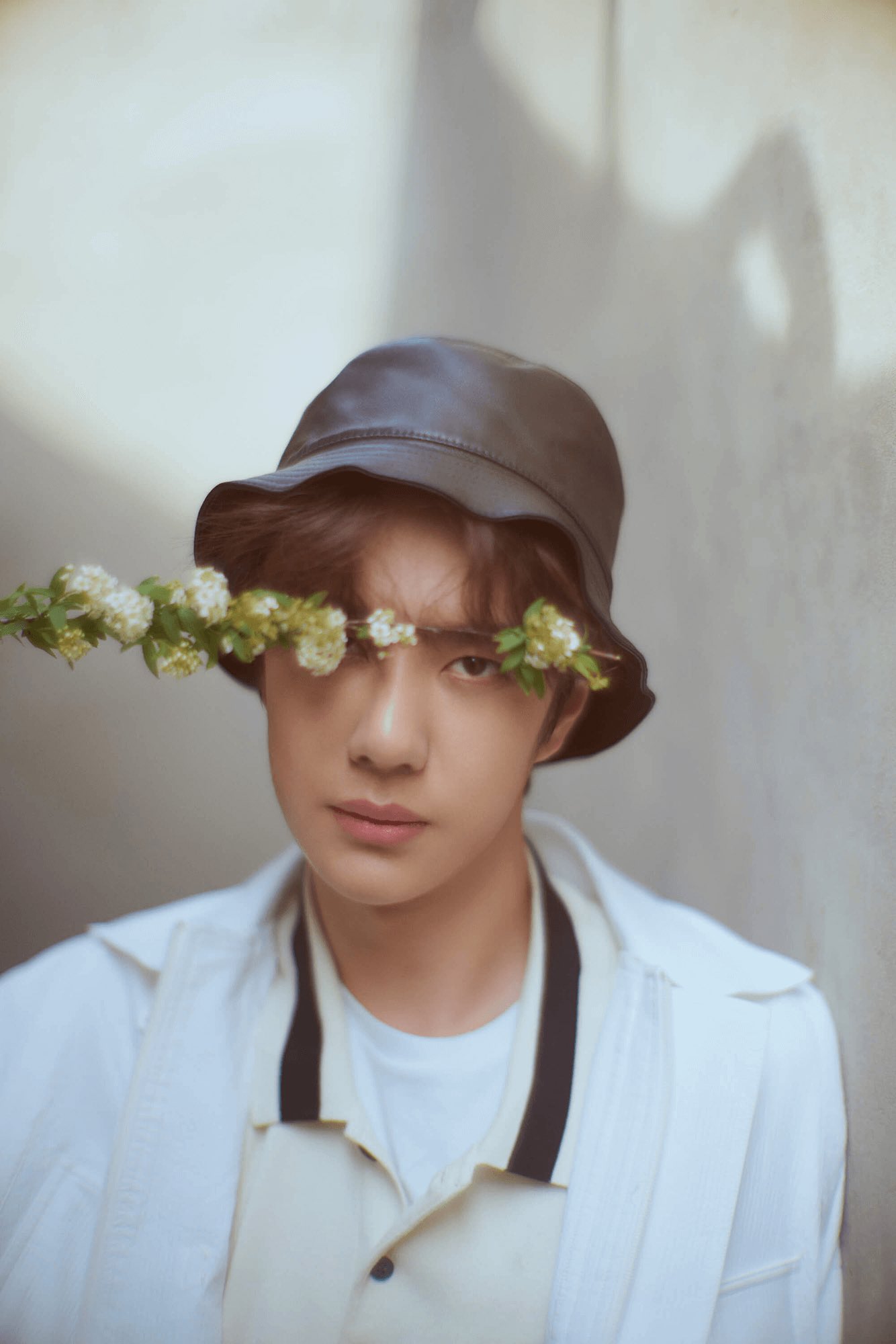 estef 廿 on Twitter: "wang yibo and xiao zhan harper's bazaar iconic photoshoot: a thread https ...