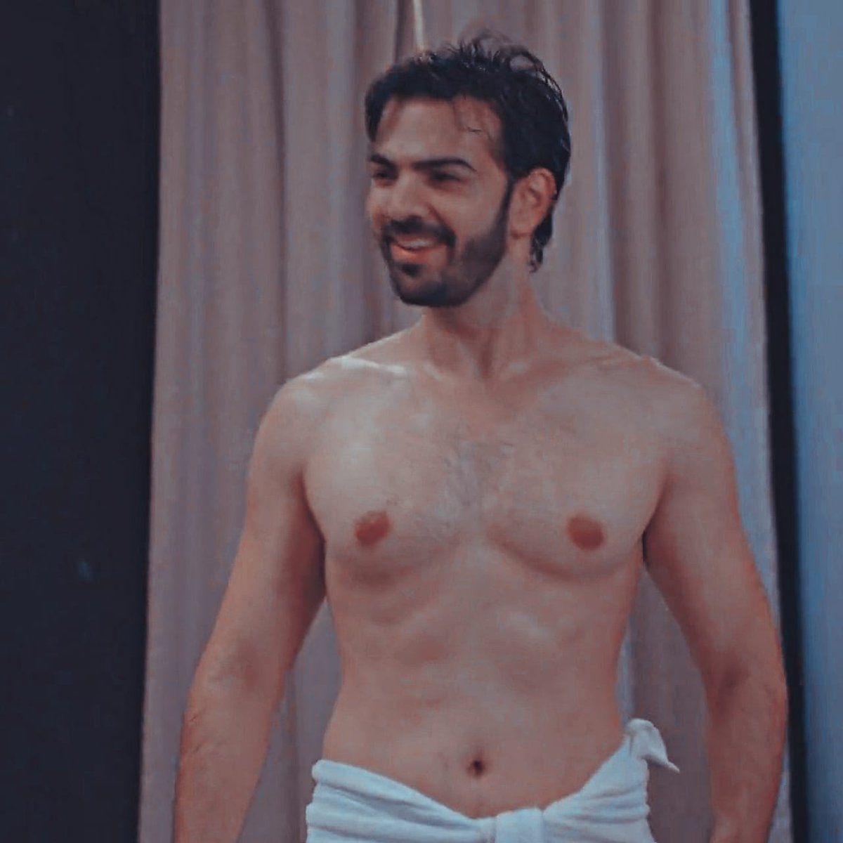 Karan Grover Shirtless