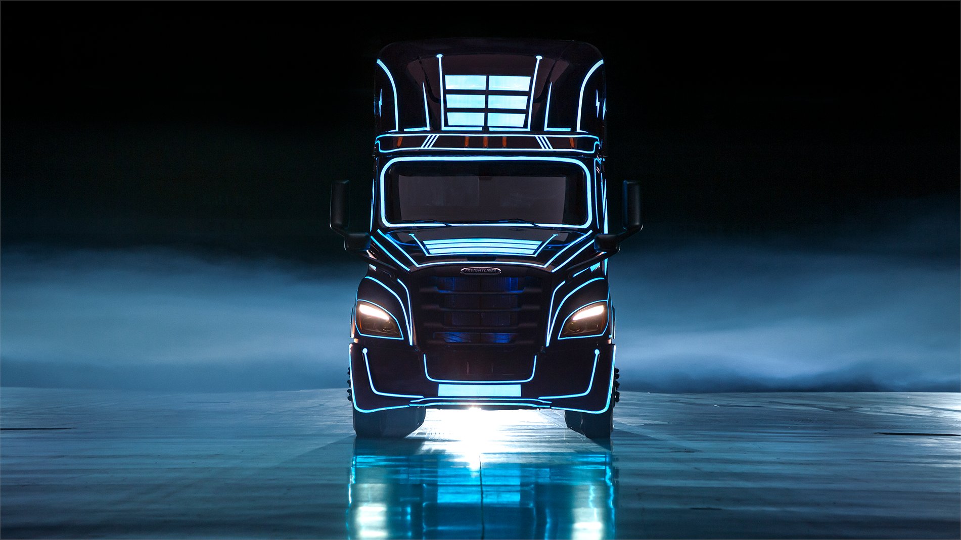 Freightliner Wallpaper