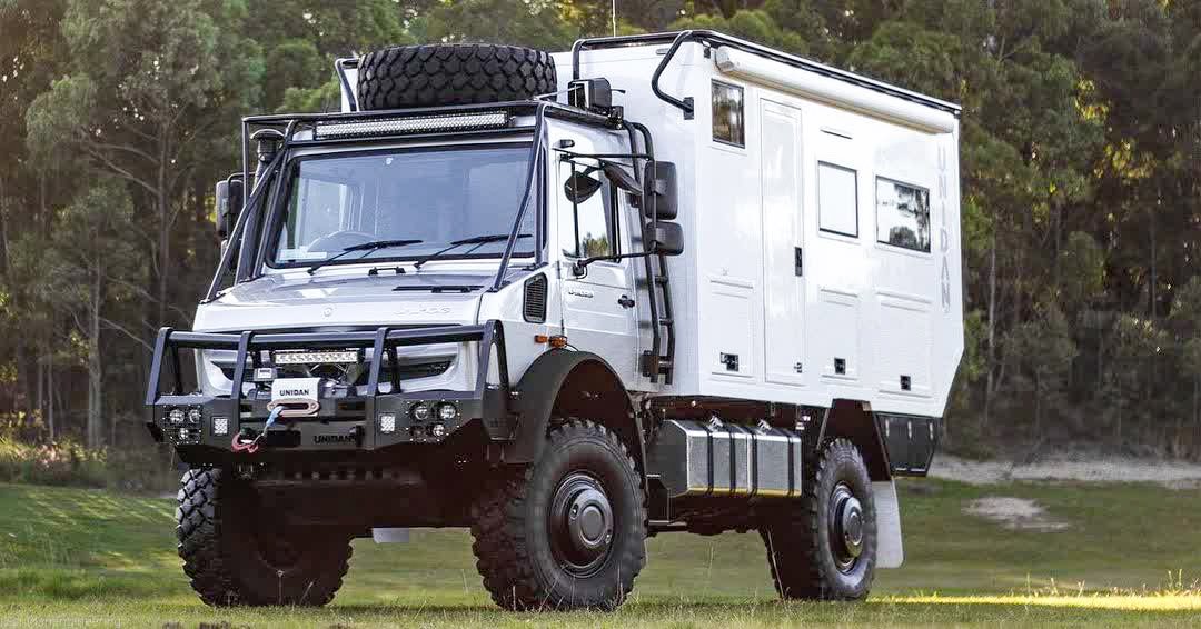 Unimog Camper Off Road
