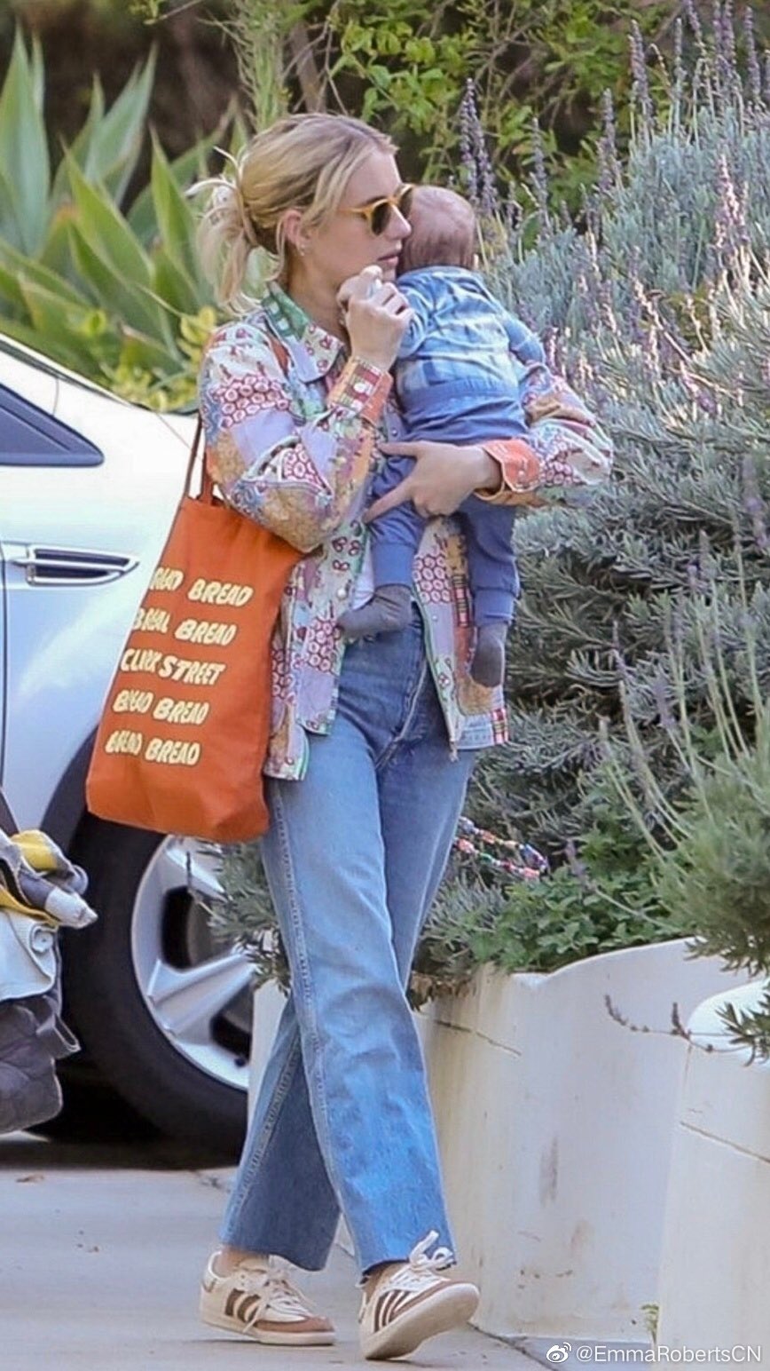 Emma Roberts And Mother