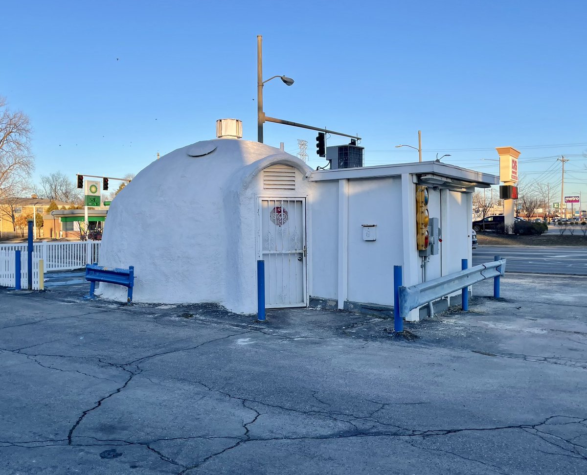 Midwest Modern on Twitter: "RT @JoshLipnik: Igloo Ice Cream Monroe Street Toledo, OH"